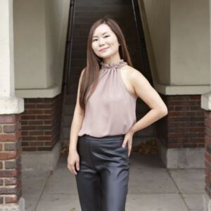 The Comprehensive Styling Guide for Narrow Shoulders