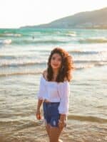 10 Best Ways to Dress if you have Sloped Shoulders