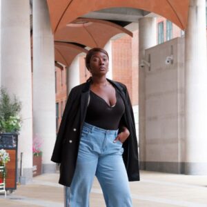 How to choose tops if you have a big bust