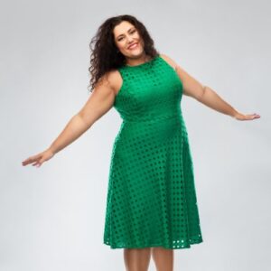 The Dress Guide for Short and Curvy Women